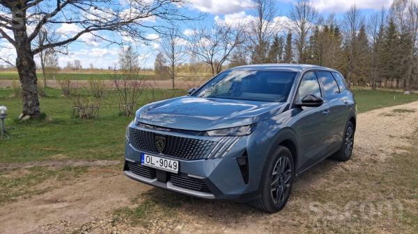 Zils Peugeot 5008 2026 Rīga, ar dzinēja tilpumu 1.20 L un nobraukumu 5 tūkst. km par 33000 €, foto 2 vietnē AUTOMOTO.COM.LV
