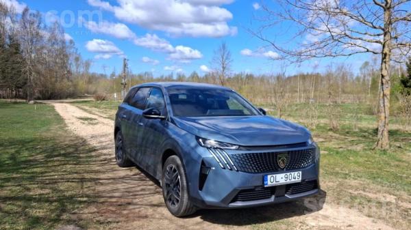 Zils Peugeot 5008 2026 Rīga, ar dzinēja tilpumu 1.20 L un nobraukumu 5 tūkst. km par 33000 €, foto 1 vietnē AUTOMOTO.COM.LV