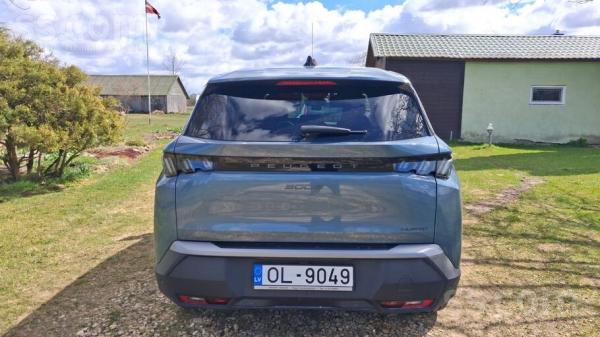 Zils Peugeot 5008 2026 Rīga, ar dzinēja tilpumu 1.20 L un nobraukumu 5 tūkst. km par 33000 €, foto 3 vietnē AUTOMOTO.COM.LV