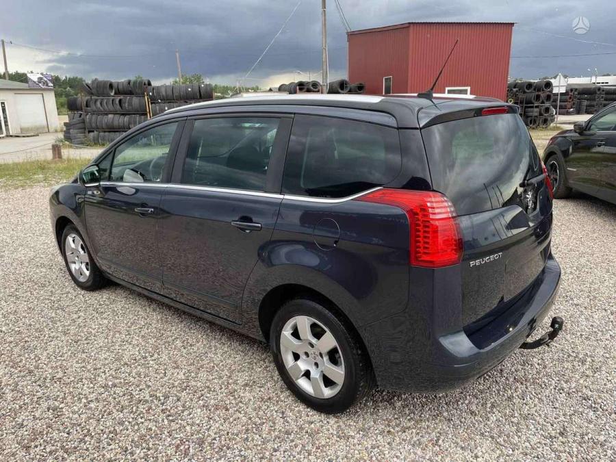 Zils Peugeot 5008 2013 Viļņa, ar dzinēja tilpumu 1.56 L un nobraukumu 167 tūkst. km par 2990 €, foto 7 vietnē AUTOMOTO.COM.LV