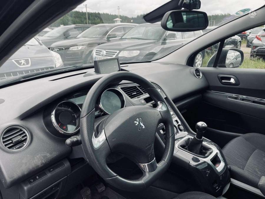 Zils Peugeot 5008 2013 Viļņa, ar dzinēja tilpumu 1.56 L un nobraukumu 167 tūkst. km par 2990 €, foto 23 vietnē AUTOMOTO.COM.LV
