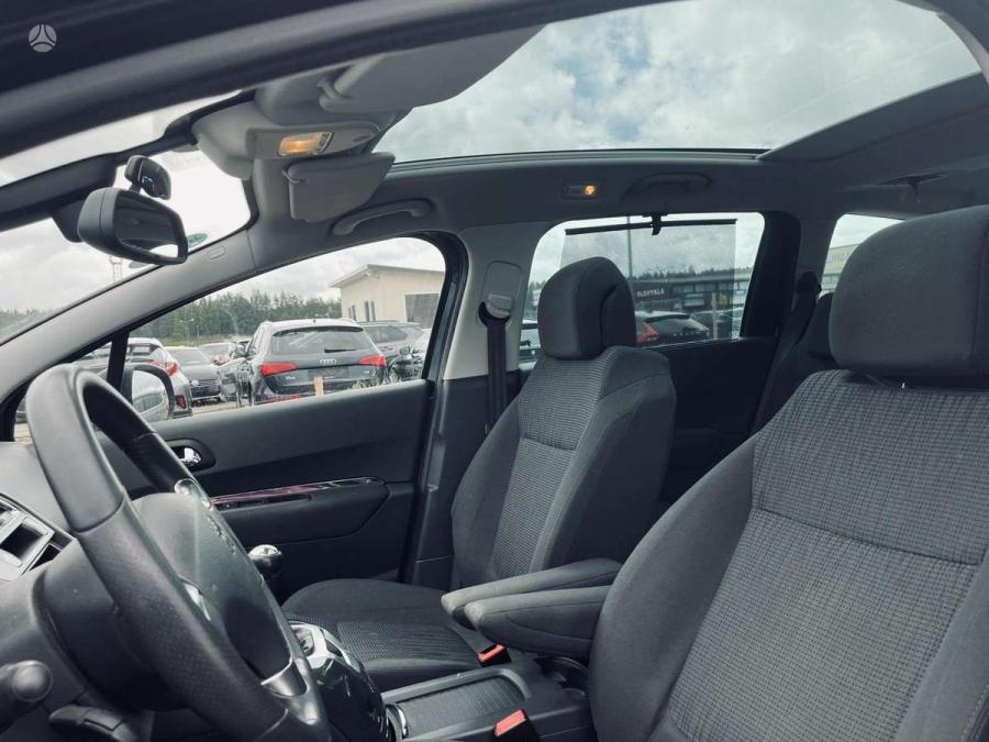 Zils Peugeot 5008 2013 Viļņa, ar dzinēja tilpumu 1.56 L un nobraukumu 167 tūkst. km par 2990 €, foto 24 vietnē AUTOMOTO.COM.LV
