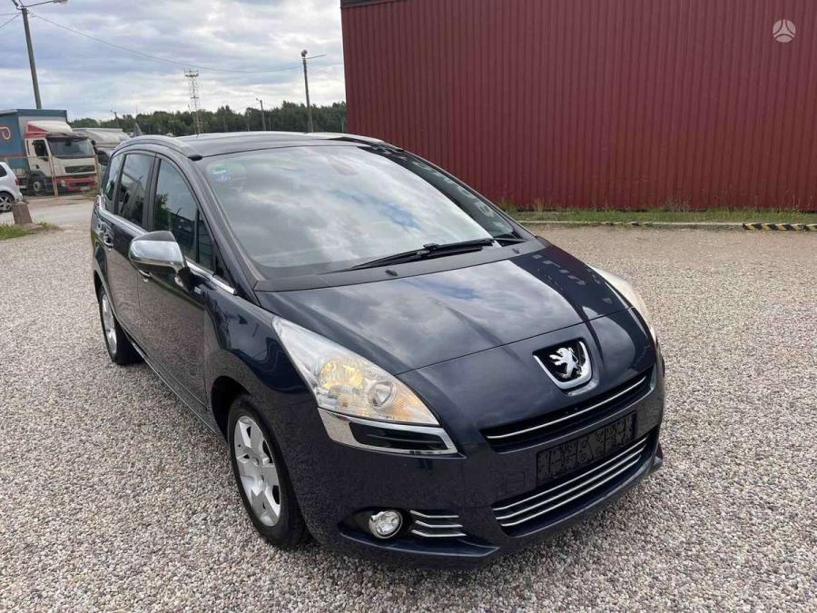 Blue Peugeot 5008 2013 in Vilnius, with an engine capacity of 1.56 L and mileage of 167 thousand km for 2780 €, photo 3 on AUTOMOTO.COM.LV