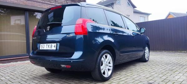 Blue Peugeot 5008 2012 in Kaunas, with an engine capacity of 1.60 L and mileage of 135 thousand km for 3900 €, photo 3 on AUTOMOTO.COM.LV