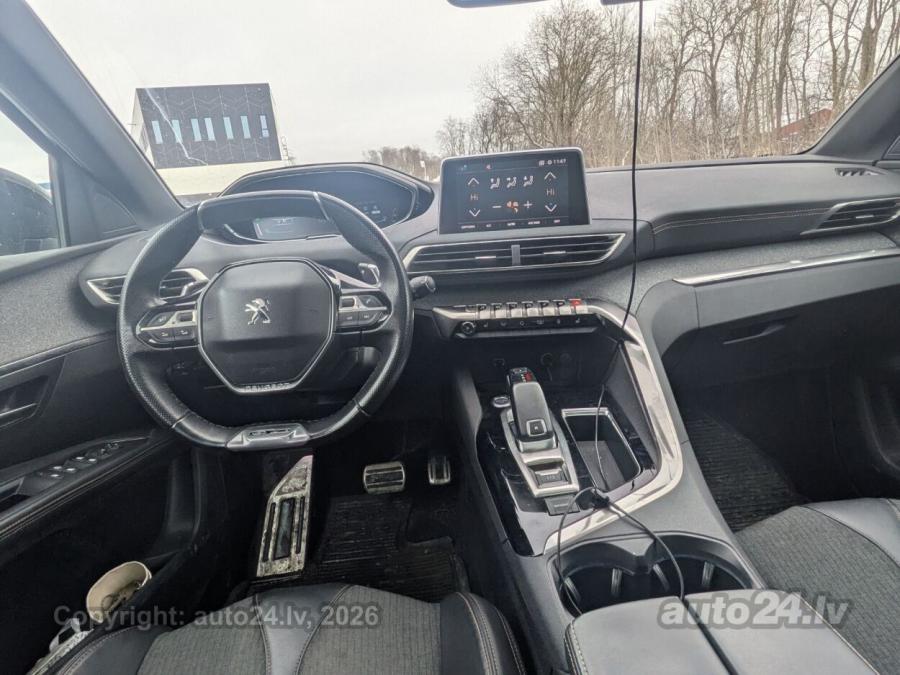 Blue Peugeot 5008 2018 in Tallinn, with an engine capacity of 1.60 L and mileage of 137 thousand km for 15900 €, photo 7 on AUTOMOTO.COM.LV
