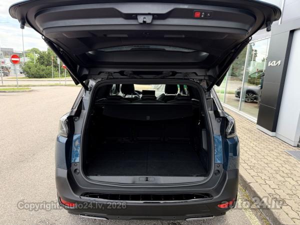 Zils Peugeot 5008 2020 Tallina, ar dzinēja tilpumu 1.50 L un nobraukumu 125 tūkst. km par 21900 €, foto 6 vietnē AUTOMOTO.COM.LV