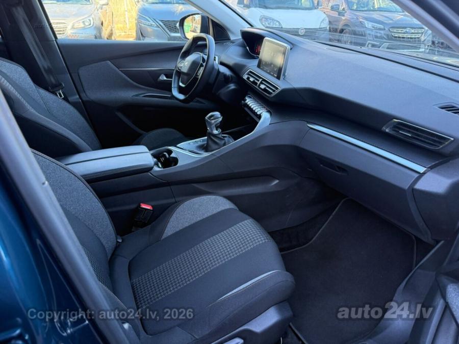 Zils Peugeot 5008 2021 Tallina, ar dzinēja tilpumu 1.20 L un nobraukumu 112 tūkst. km par 16990 €, foto 8 vietnē AUTOMOTO.COM.LV