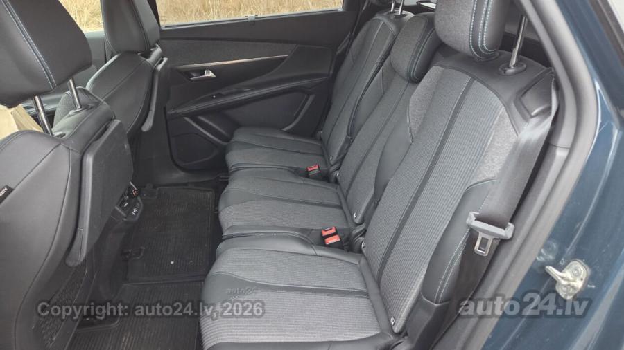 Zils Peugeot 5008 2022 Tallina, ar dzinēja tilpumu 1.50 L un nobraukumu 100 tūkst. km par 24000 €, foto 8 vietnē AUTOMOTO.COM.LV