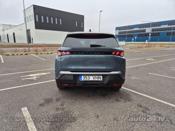 Zils Peugeot 5008 2024 Tallina, ar dzinēja tilpumu 1.20 L un nobraukumu 32 tūkst. km par 36500 €, foto 5 vietnē AUTOMOTO.COM.LV