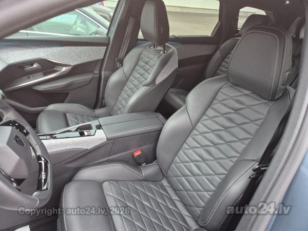 Zils Peugeot 5008 2024 Tallina, ar dzinēja tilpumu 1.20 L un nobraukumu 32 tūkst. km par 36500 €, foto 10 vietnē AUTOMOTO.COM.LV