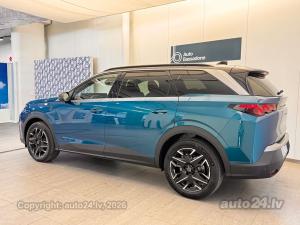 Blue Peugeot 5008 2025 in Tallinn, with an engine capacity of 1.20 L and mileage of 31 thousand km for 35900 €, photo 5 on AUTOMOTO.COM.LV