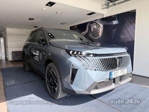 Zils Peugeot 5008 2026 Tallina, ar dzinēja tilpumu 1.60 L un nobraukumu 7 tūkst. km par 45900 €, foto  vietnē AUTOMOTO.COM.LV