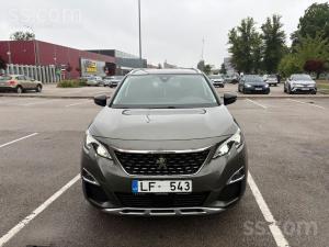 Brown Peugeot 5008 2018 in Riga, with an engine capacity of 1.60 L and mileage of 118 thousand km for 14290 €, photo 3 on AUTOMOTO.COM.LV