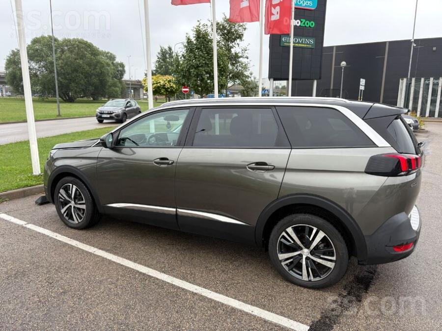 Brown Peugeot 5008 2018 in Riga, with an engine capacity of 1.60 L and mileage of 118 thousand km for 14290 €, photo 4 on AUTOMOTO.COM.LV