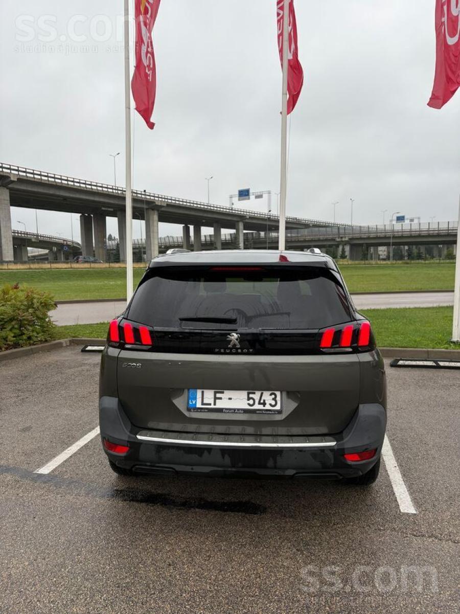 Brown Peugeot 5008 2018 in Riga, with an engine capacity of 1.60 L and mileage of 118 thousand km for 14290 €, photo 5 on AUTOMOTO.COM.LV
