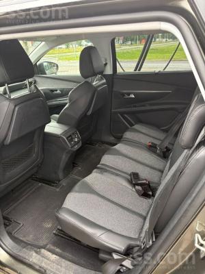 Brown Peugeot 5008 2018 in Riga, with an engine capacity of 1.60 L and mileage of 118 thousand km for 14290 €, photo 9 on AUTOMOTO.COM.LV