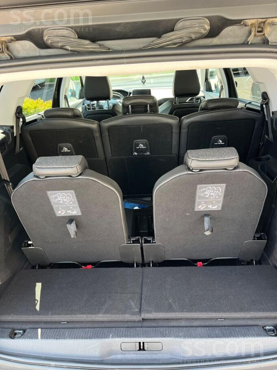 Brown Peugeot 5008 2018 in Riga, with an engine capacity of 1.60 L and mileage of 118 thousand km for 14290 €, photo 13 on AUTOMOTO.COM.LV