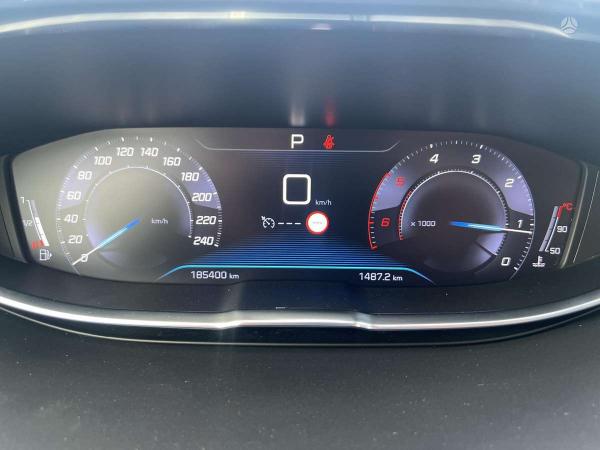 Peugeot 5008 2018 in Taurage on AUTOMOTO.COM.LV Brown Peugeot 5008 2018 in Taurage, with an engine capacity of 1.50 L and mileage of 180 thousand km for 11850 €, photo 11 on AUTOMOTO.COM.LV