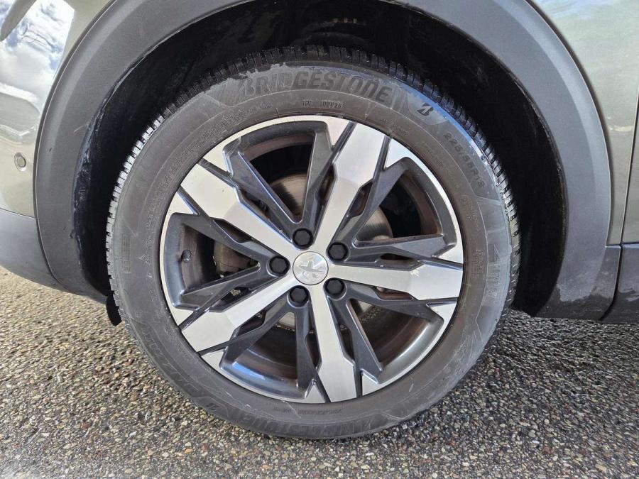 Brown Peugeot 5008 2019 in Vilnius, with an engine capacity of 1.50 L and mileage of 193 thousand km for 12500 €, photo 8 on AUTOMOTO.COM.LV