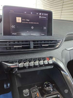 Brown Peugeot 5008 2019 in Vilnius, with an engine capacity of 1.50 L and mileage of 193 thousand km for 12500 €, photo 16 on AUTOMOTO.COM.LV