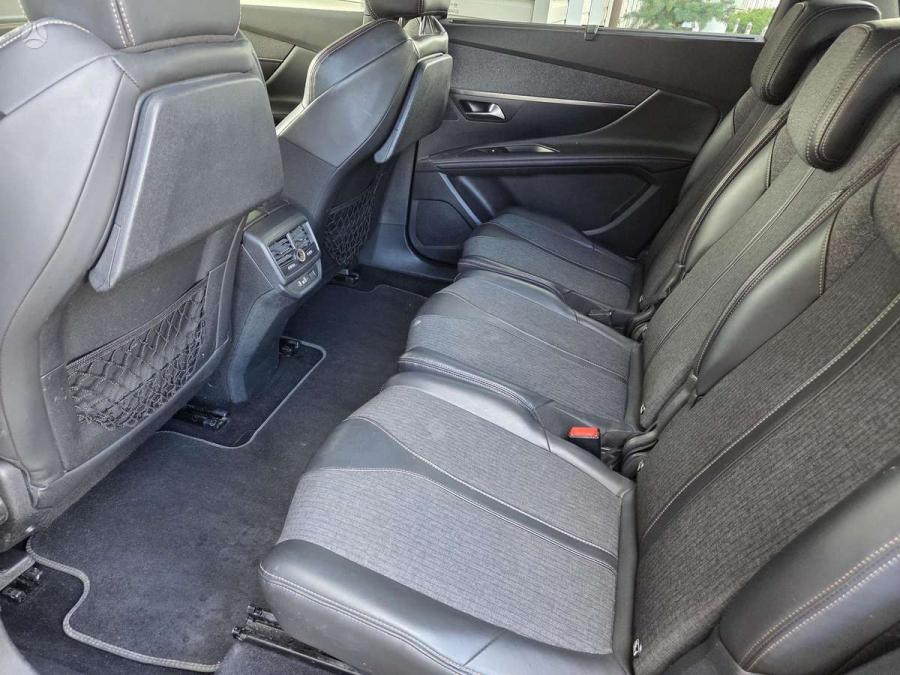 Brown Peugeot 5008 2019 in Vilnius, with an engine capacity of 1.50 L and mileage of 193 thousand km for 12500 €, photo 19 on AUTOMOTO.COM.LV