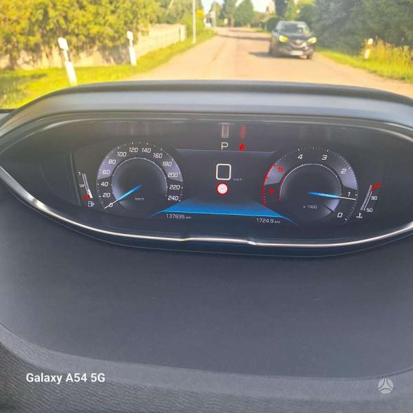 Brūns Peugeot 5008 2020 Tauragė, ar dzinēja tilpumu 1.50 L un nobraukumu 138 tūkst. km par 13499 €, foto 8 vietnē AUTOMOTO.COM.LV