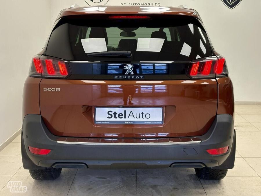 Brūns Peugeot 5008 2021 Viļņa, ar dzinēja tilpumu 1.50 L un nobraukumu 63 tūkst. km par 21790 €, foto 6 vietnē AUTOMOTO.COM.LV
