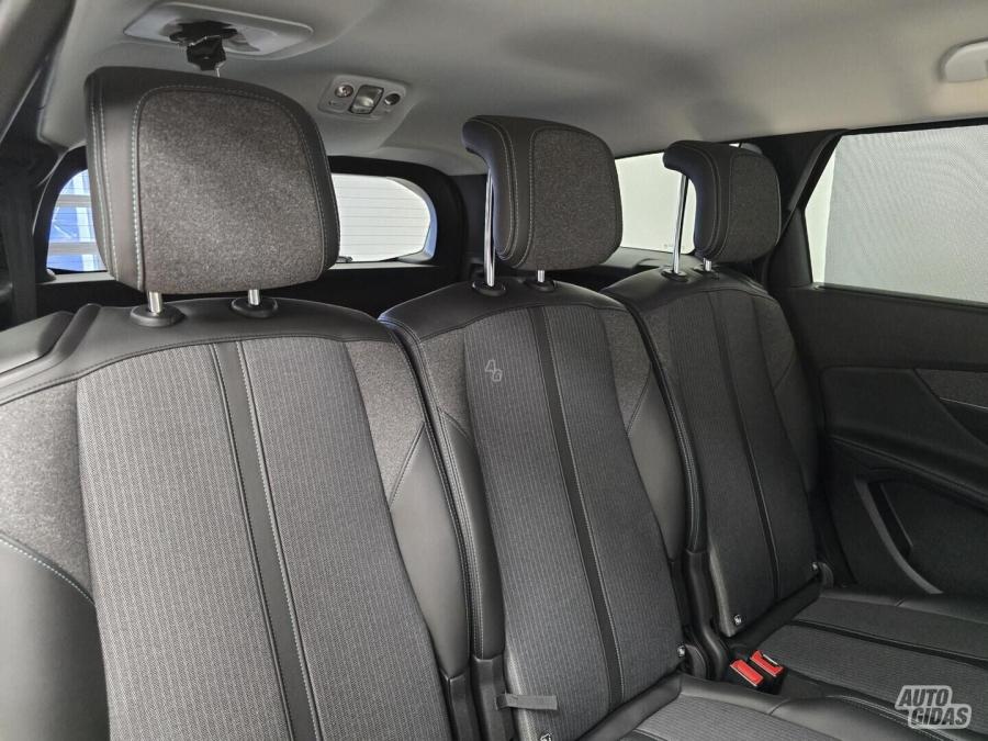 Brown Peugeot 5008 2021 in Vilnius, with an engine capacity of 1.20 L and mileage of 170 thousand km for 16500 €, photo 30 on AUTOMOTO.COM.LV