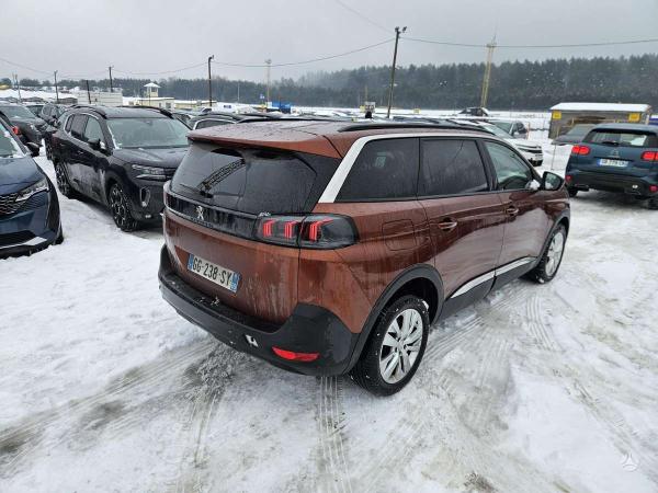 Brūns Peugeot 5008 2022 Viļņa, ar dzinēja tilpumu 1.20 L un nobraukumu 153 tūkst. km par 14278 €, foto 5 vietnē AUTOMOTO.COM.LV