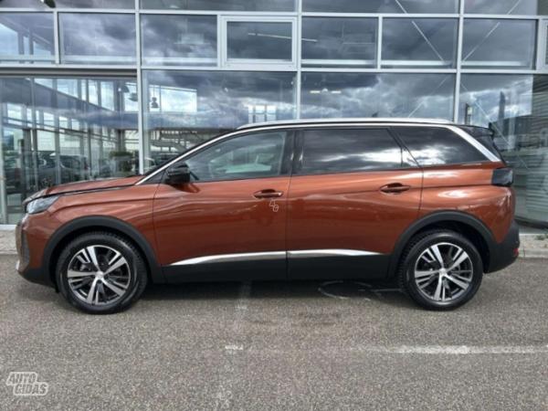 Brown Peugeot 5008 2024 in Kaunas, with an engine capacity of 1.20 L and mileage of 22 thousand km for 32494 €, photo 3 on AUTOMOTO.COM.LV