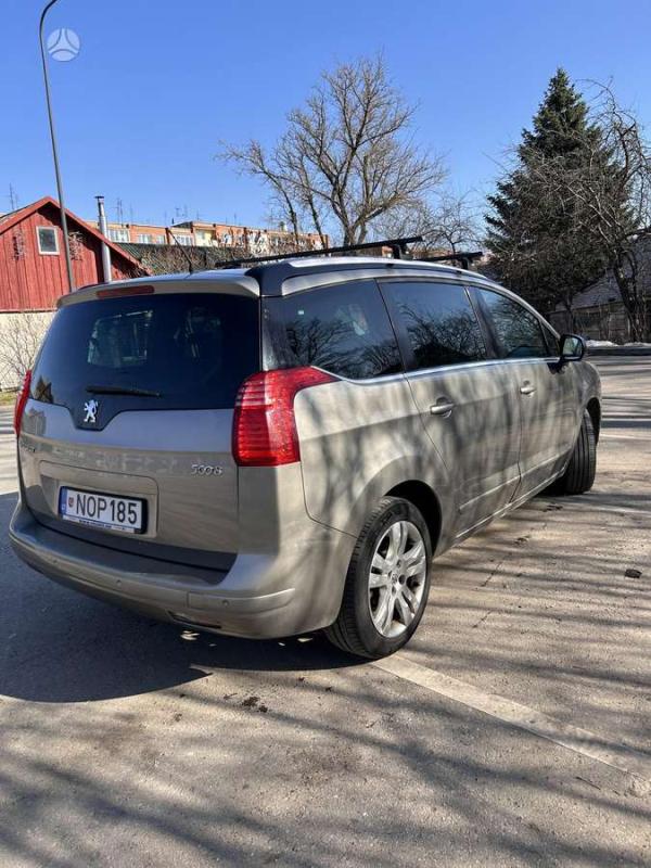 Brown Peugeot 5008 2010 in Vilnius, with an engine capacity of 1.56 L and mileage of 205 thousand km for 2350 €, photo 5 on AUTOMOTO.COM.LV