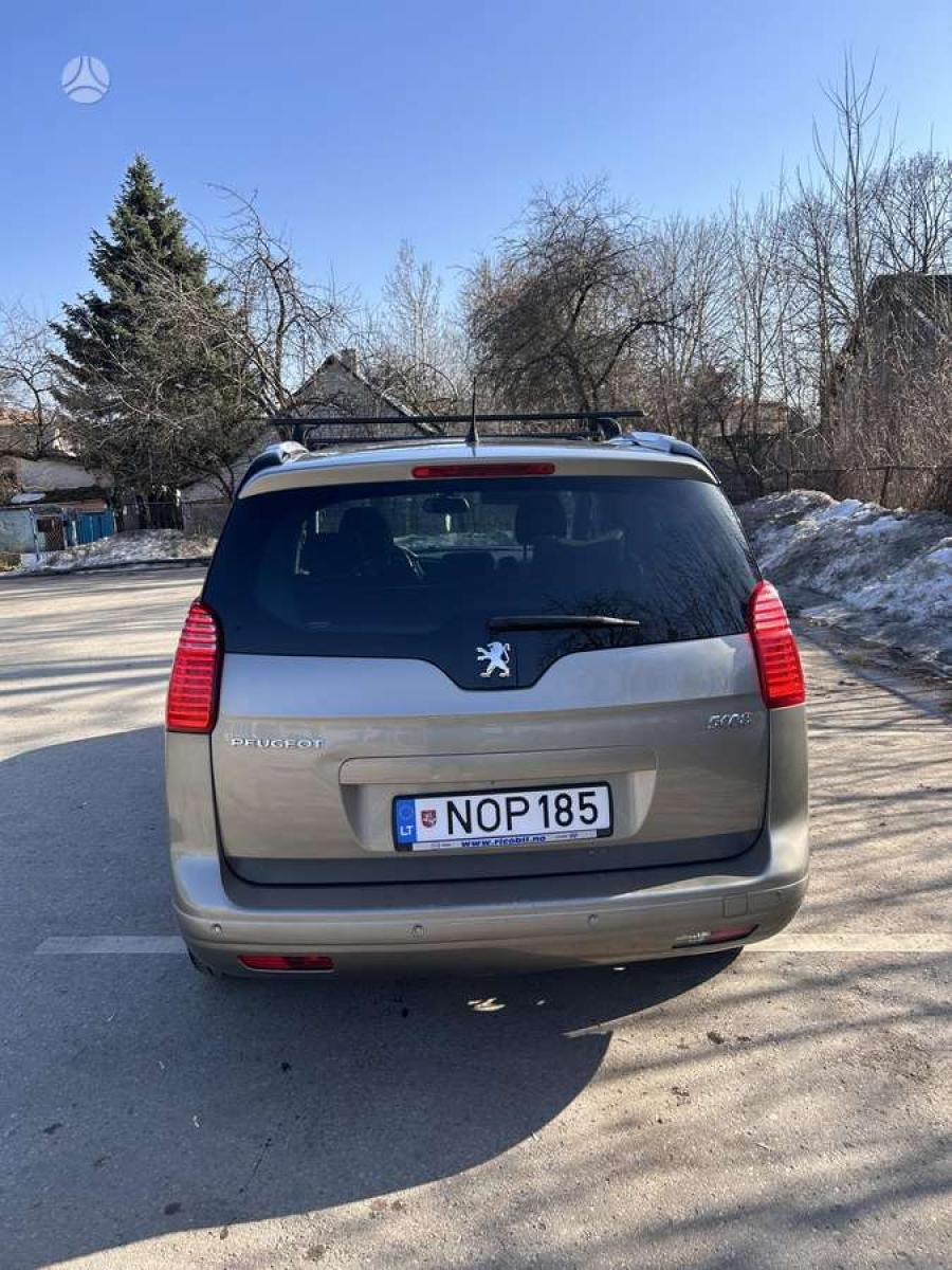 Brown Peugeot 5008 2010 in Vilnius, with an engine capacity of 1.56 L and mileage of 205 thousand km for 2350 €, photo 8 on AUTOMOTO.COM.LV