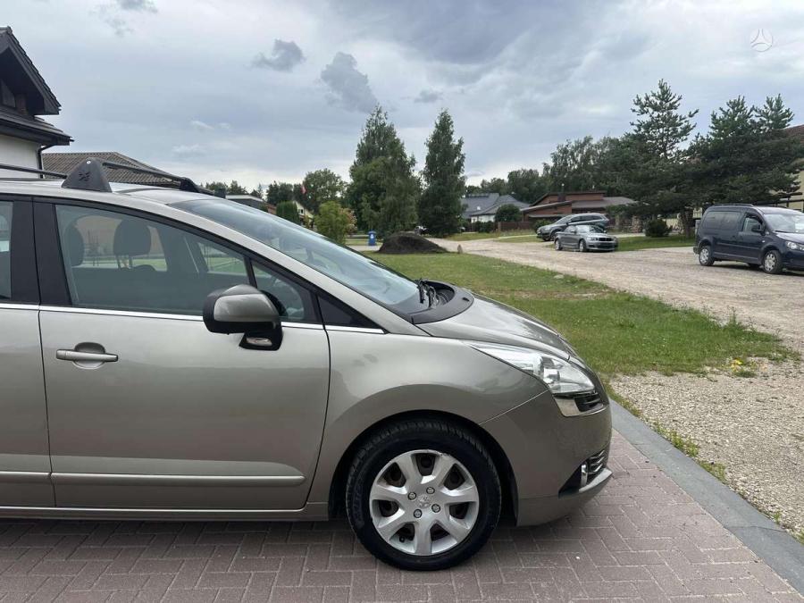 Brown Peugeot 5008 2011 in Siauliai, with an engine capacity of 1.60 L and mileage of 163 thousand km for 3850 €, photo 5 on AUTOMOTO.COM.LV