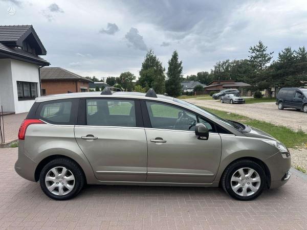 Brūns Peugeot 5008 2011 Šauļi, ar dzinēja tilpumu 1.60 L un nobraukumu 163 tūkst. km par 3850 €, foto 5 vietnē AUTOMOTO.COM.LV