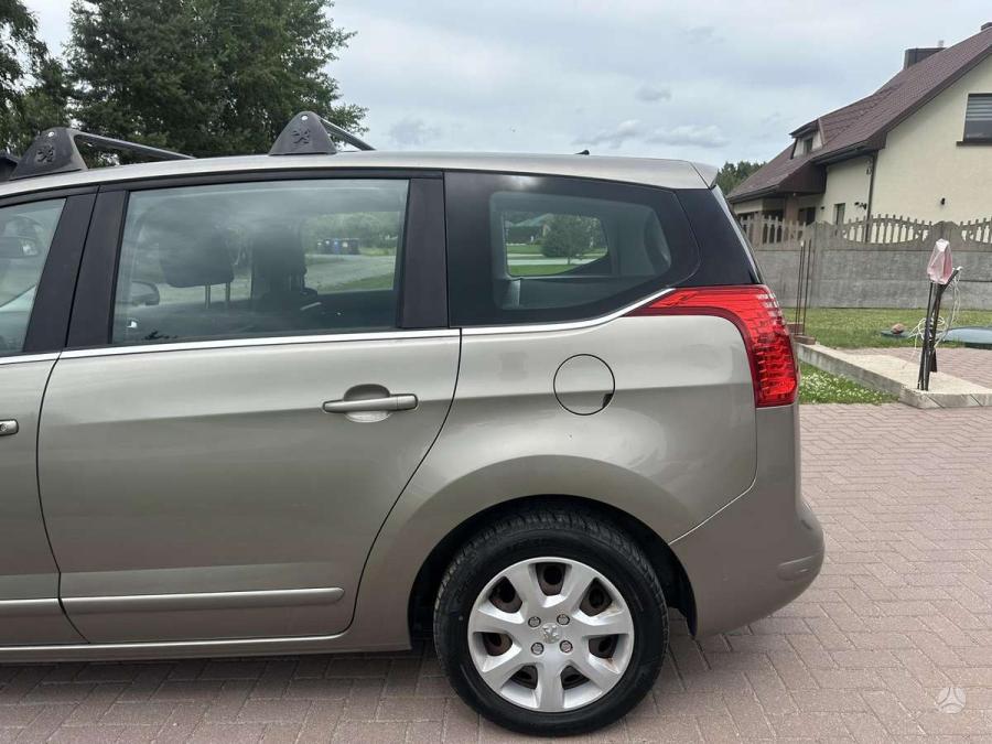 Brown Peugeot 5008 2011 in Siauliai, with an engine capacity of 1.60 L and mileage of 163 thousand km for 3850 €, photo 10 on AUTOMOTO.COM.LV