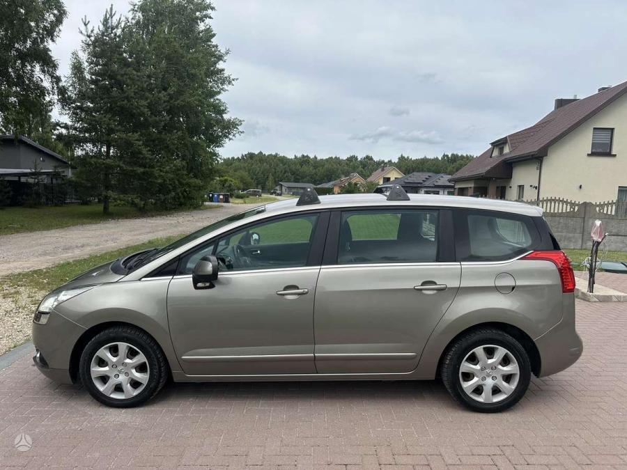 Brown Peugeot 5008 2011 in Siauliai, with an engine capacity of 1.60 L and mileage of 163 thousand km for 3850 €, photo 11 on AUTOMOTO.COM.LV