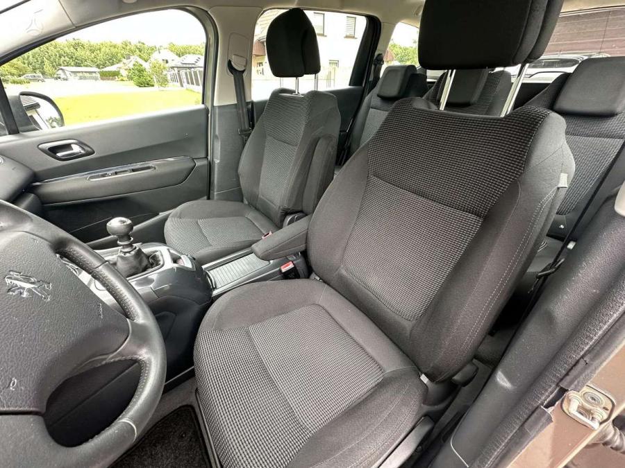 Brown Peugeot 5008 2011 in Siauliai, with an engine capacity of 1.60 L and mileage of 163 thousand km for 3850 €, photo 14 on AUTOMOTO.COM.LV