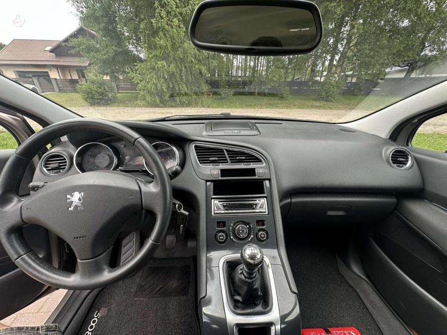 Brown Peugeot 5008 2011 in Siauliai, with an engine capacity of 1.60 L and mileage of 163 thousand km for 3850 €, photo 16 on AUTOMOTO.COM.LV