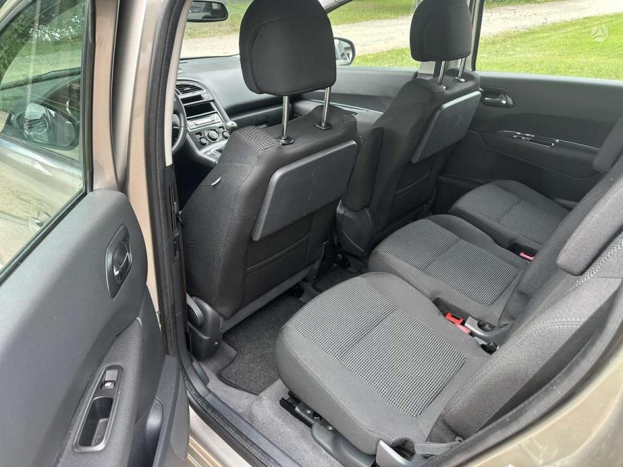 Brown Peugeot 5008 2011 in Siauliai, with an engine capacity of 1.60 L and mileage of 163 thousand km for 3850 €, photo 17 on AUTOMOTO.COM.LV