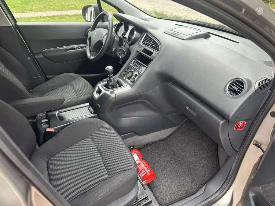 Brown Peugeot 5008 2011 in Siauliai, with an engine capacity of 1.60 L and mileage of 163 thousand km for 3850 €, photo 21 on AUTOMOTO.COM.LV