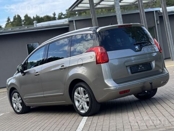 Brown Peugeot 5008 2011 in Jurmala, with an engine capacity of 1.60 L and mileage of 202 thousand km for 3890 €, photo 5 on AUTOMOTO.COM.LV