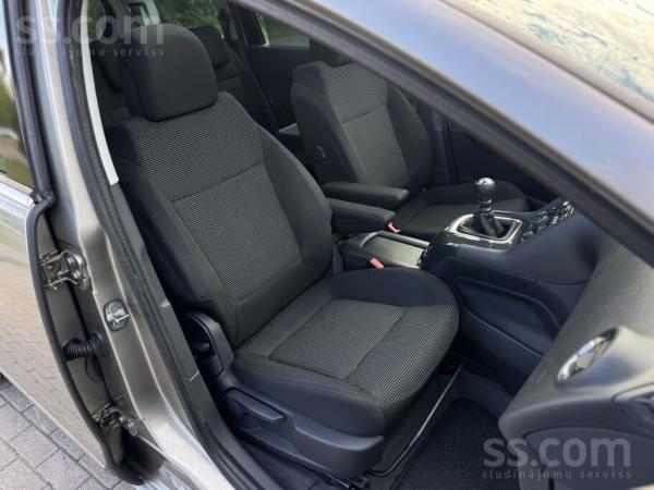 Brown Peugeot 5008 2011 in Jurmala, with an engine capacity of 1.60 L and mileage of 202 thousand km for 3890 €, photo 11 on AUTOMOTO.COM.LV