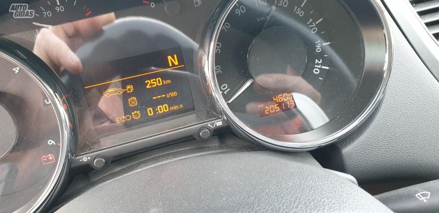 Brown Peugeot 5008 2012 in Kedainiai, with an engine capacity of 1.60 L and mileage of 205 thousand km for 4400 €, photo 15 on AUTOMOTO.COM.LV