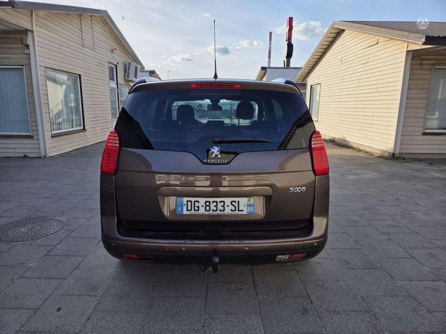 Brūns Peugeot 5008 2014 Viļņa, ar dzinēja tilpumu 1.56 L un nobraukumu 179 tūkst. km par 6000 €, foto 6 vietnē AUTOMOTO.COM.LV