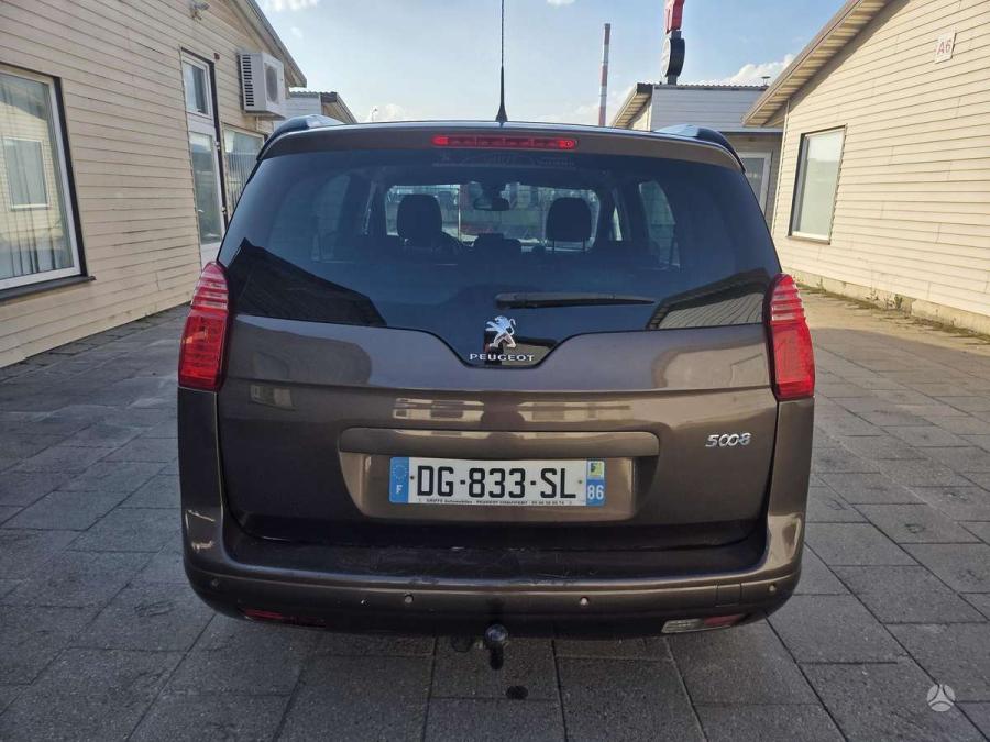 Brūns Peugeot 5008 2014 Viļņa, ar dzinēja tilpumu 1.56 L un nobraukumu 179 tūkst. km par 6100 €, foto 6 vietnē AUTOMOTO.COM.LV