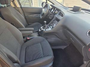 Brūns Peugeot 5008 2014 Viļņa, ar dzinēja tilpumu 1.56 L un nobraukumu 179 tūkst. km par 6100 €, foto 13 vietnē AUTOMOTO.COM.LV