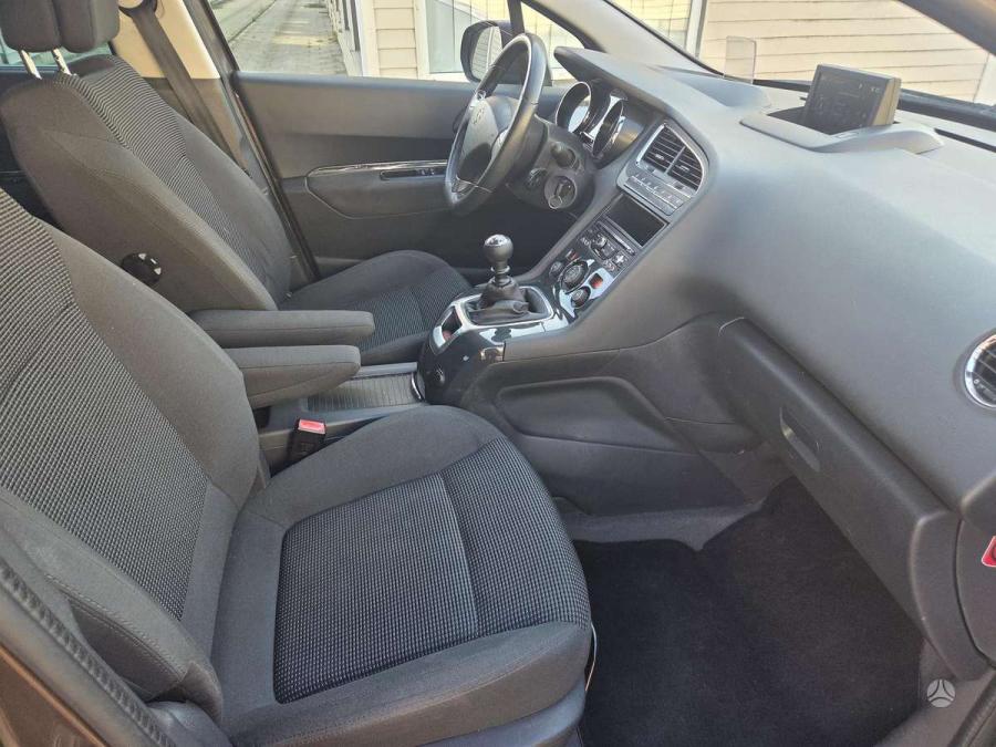 Brūns Peugeot 5008 2014 Viļņa, ar dzinēja tilpumu 1.56 L un nobraukumu 179 tūkst. km par 6100 €, foto 13 vietnē AUTOMOTO.COM.LV