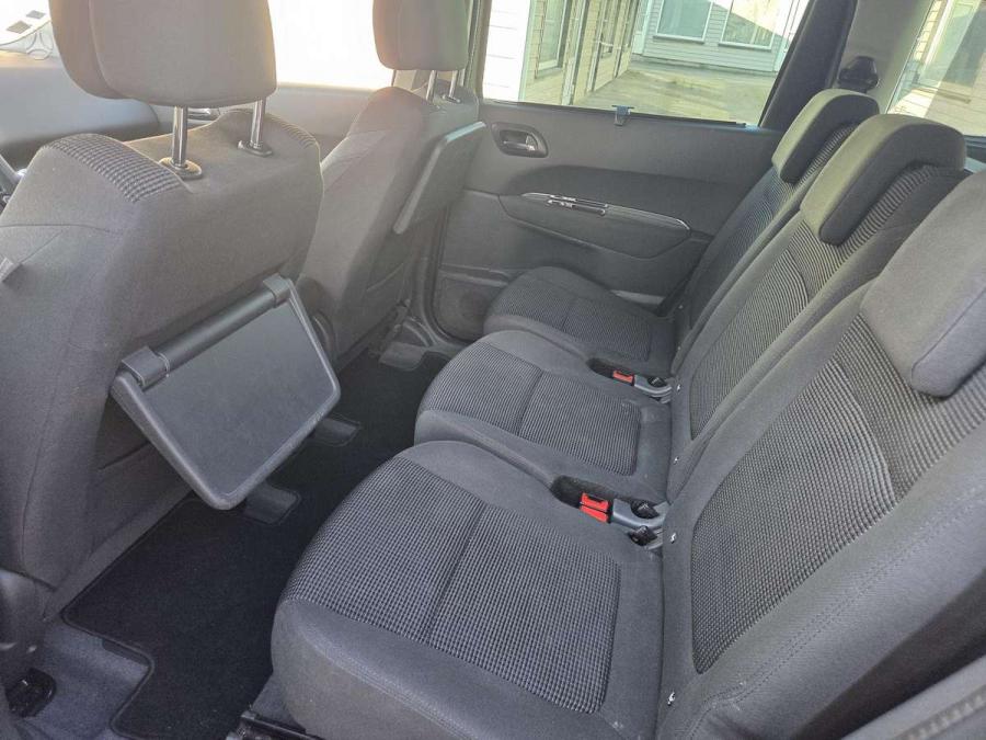 Brūns Peugeot 5008 2014 Viļņa, ar dzinēja tilpumu 1.56 L un nobraukumu 179 tūkst. km par 6100 €, foto 19 vietnē AUTOMOTO.COM.LV