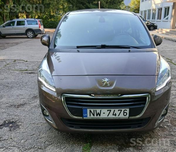 Brown Peugeot 5008 2014 in Riga, with an engine capacity of 1.60 L and mileage of 132 thousand km for 3950 €, photo 1 on AUTOMOTO.COM.LV