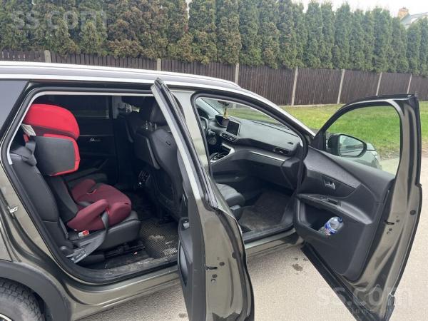 Brown Peugeot 5008 2018 in Riga, with an engine capacity of 1.60 L and mileage of 116 thousand km for 14300 €, photo 9 on AUTOMOTO.COM.LV